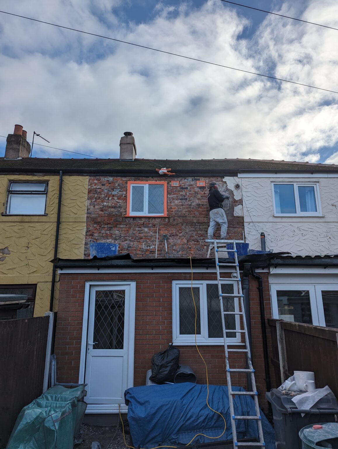 Lime render finished in green - Approved Plastering Systems